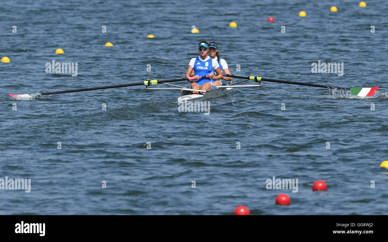 Rio de Janeiro, Brazil. 9th Aug, 2016. Allessandra Patelli (L) and Sara ...