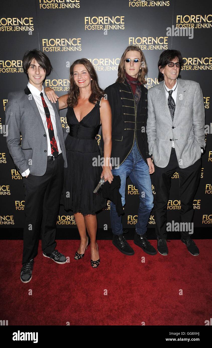 Oliver ocasek and paulina porizkova hi-res stock photography and images ...