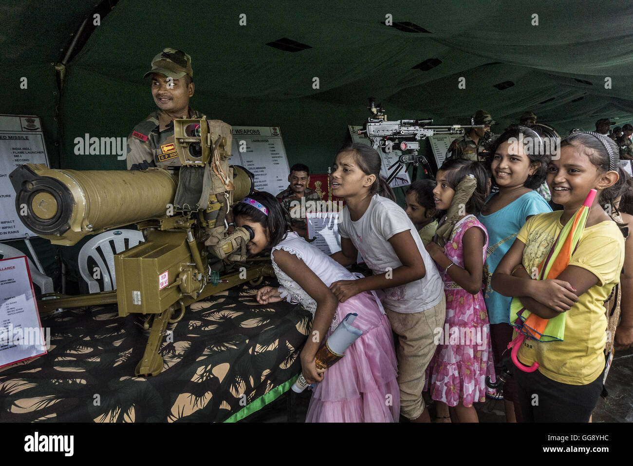 Know your military hi-res stock photography and images - Alamy