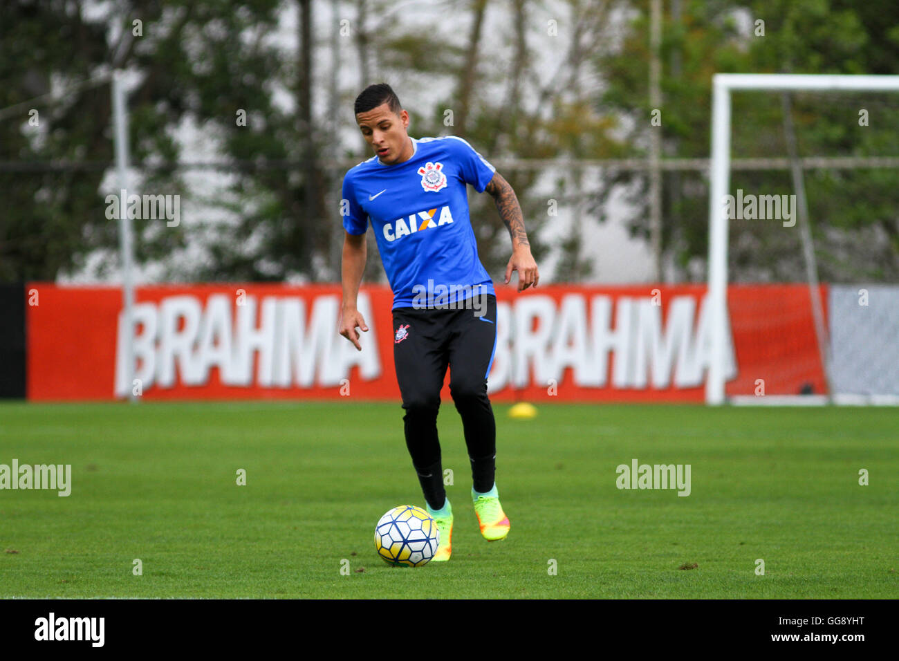SÃO PAULO, SP - 10.08.2016: TREINO DO CORINTHIANS - William Arana ...