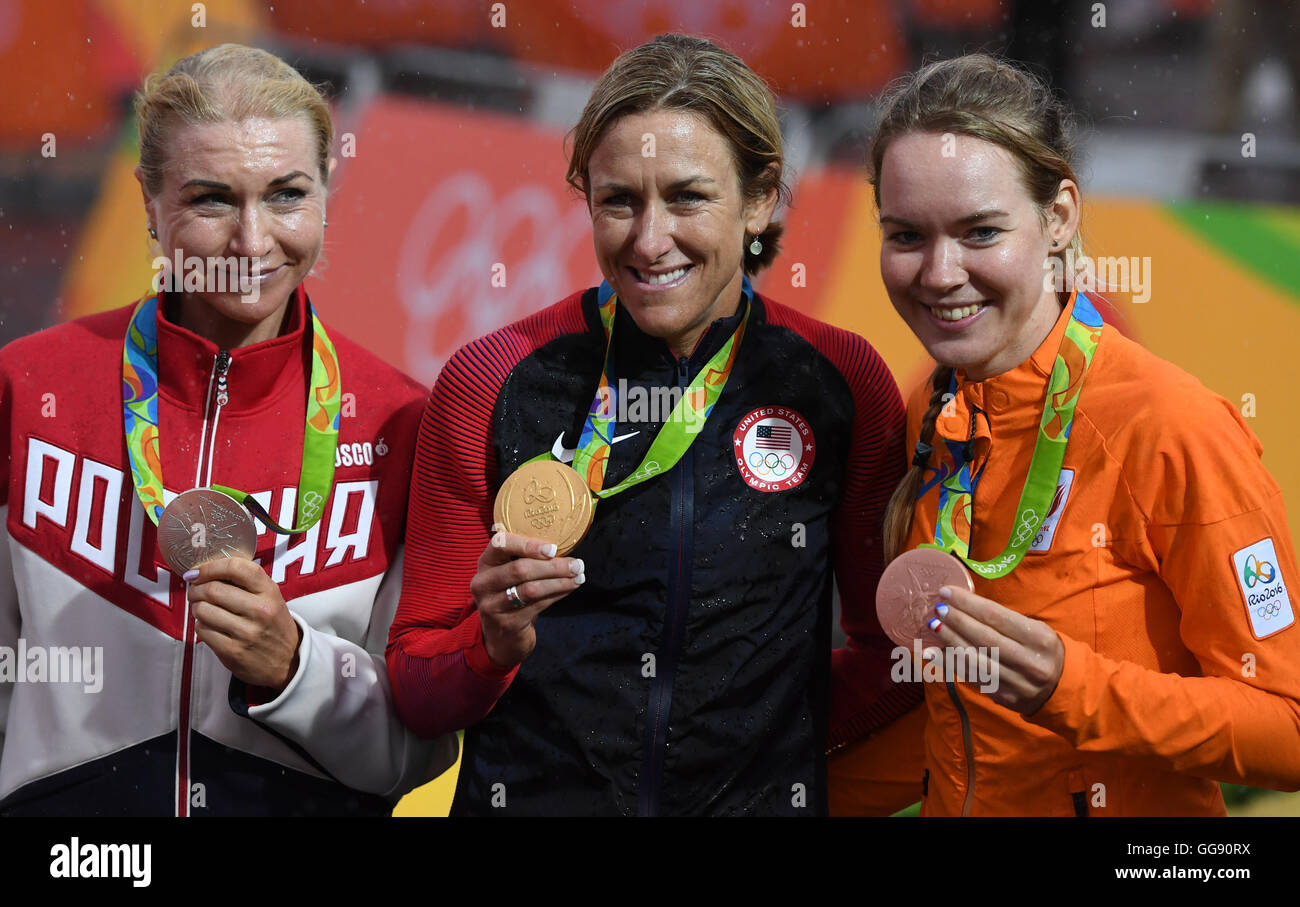 Rio de Janeiro, Brazil. 10th Aug, 2016. Kristin Armstrong (C) of the ...
