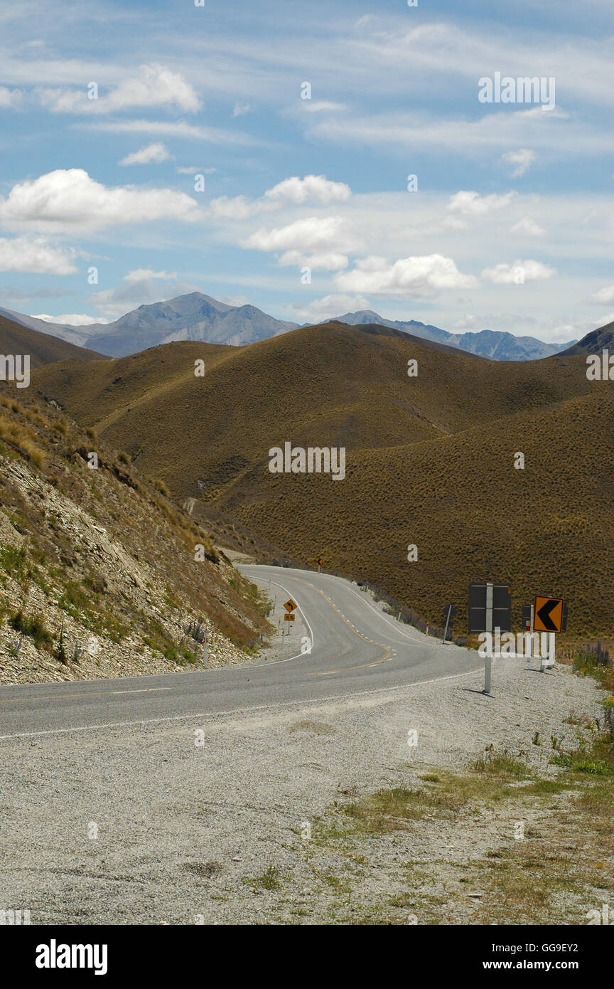 curvy road countryside Stock Photo - Alamy