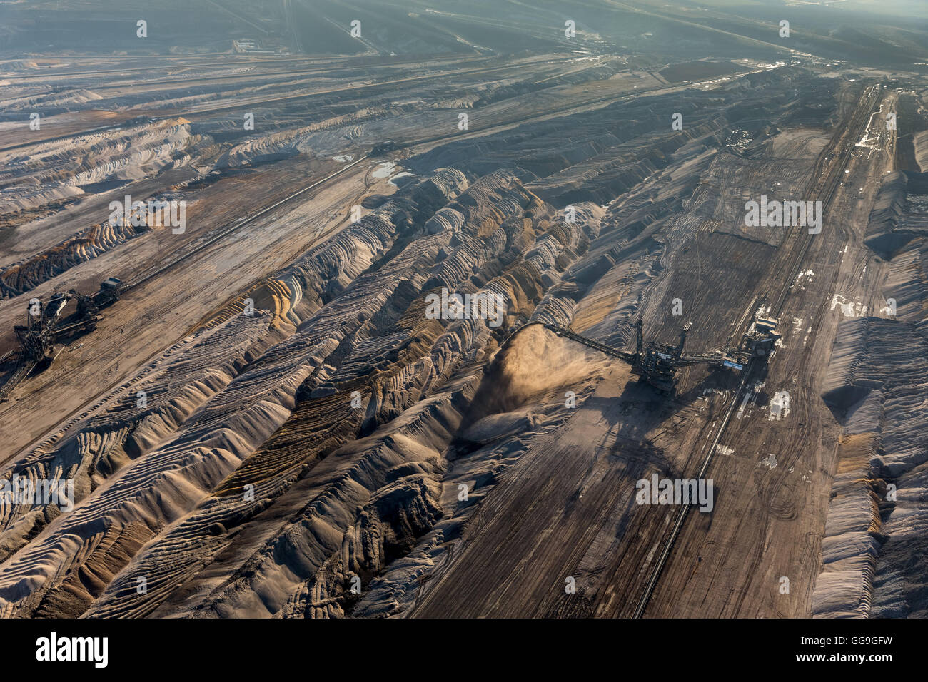 Embankments hi-res stock photography and images - Alamy