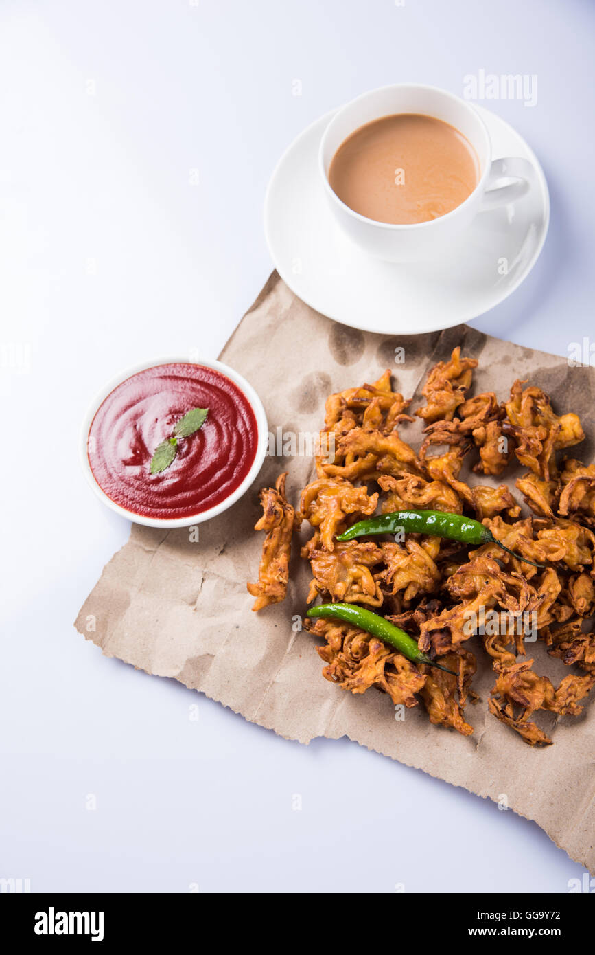 Crispy onion bhaji or kanda bhaji or fried onion pakore or pakode ...