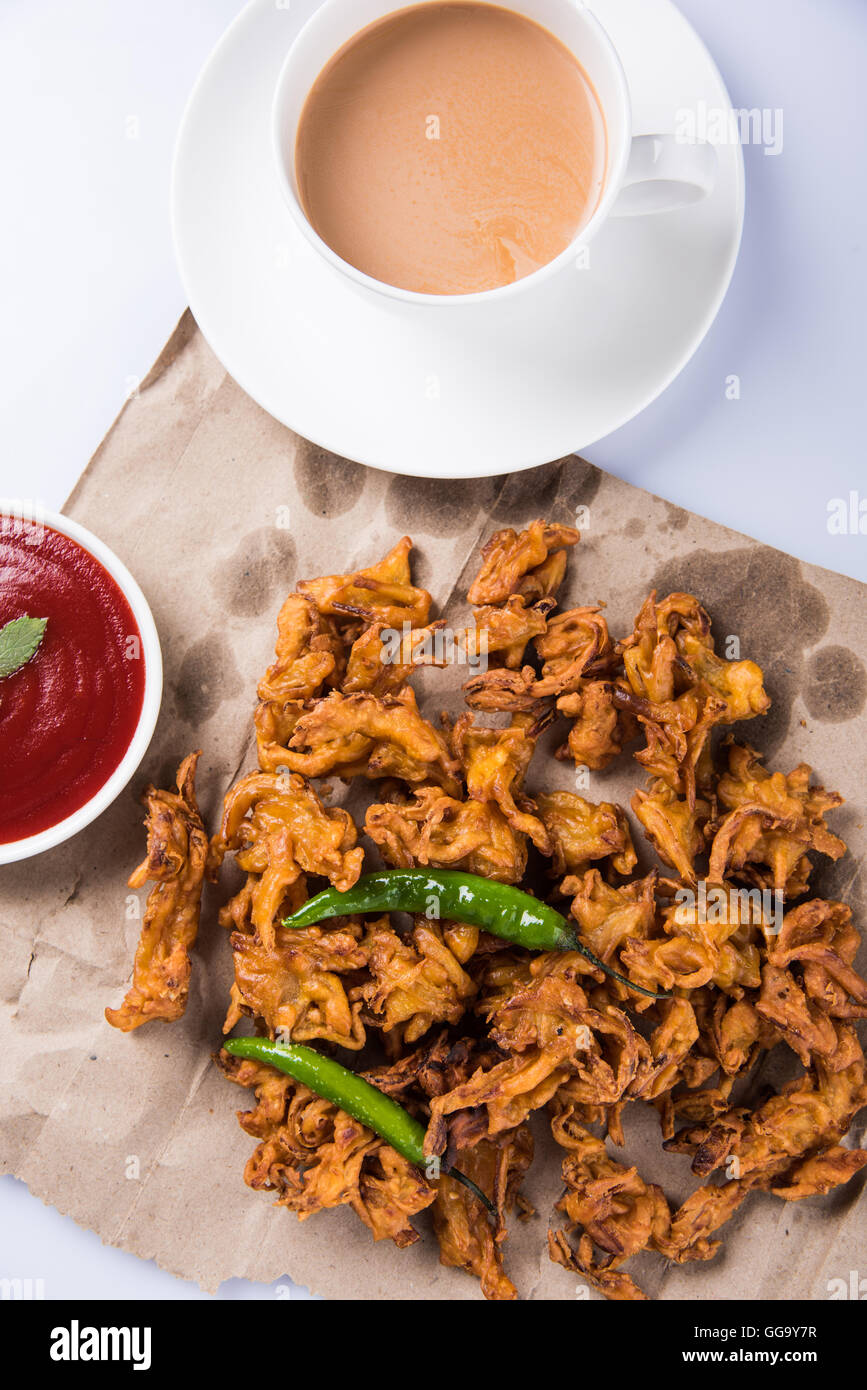Crispy onion bhaji or kanda bhaji or fried onion pakore or pakode ...