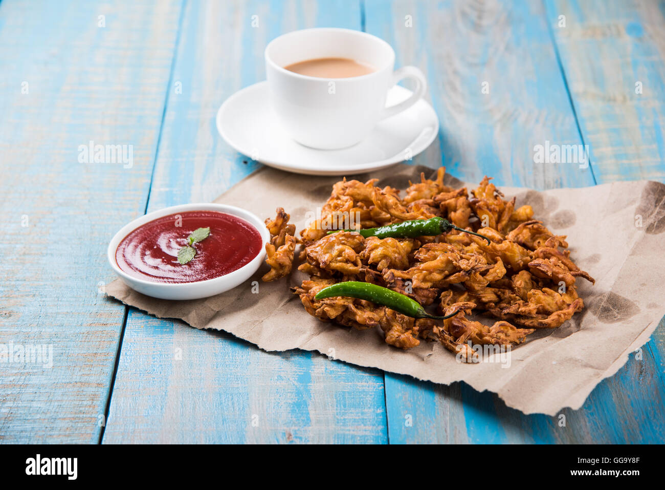Crispy onion bhaji or kanda bhaji or fried onion pakore or pakode ...