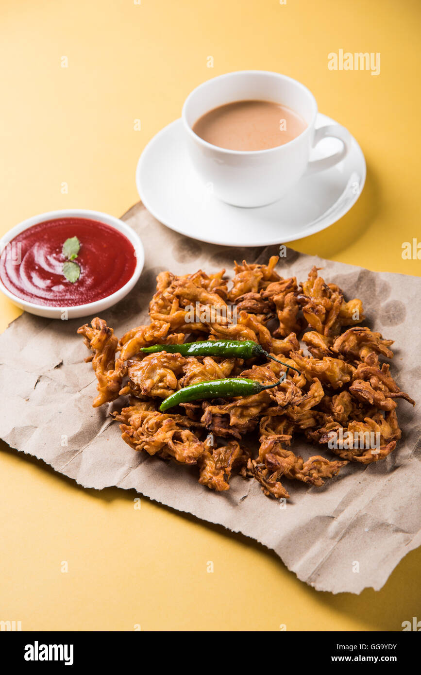 Crispy onion bhaji or kanda bhaji or fried onion pakore or pakode ...