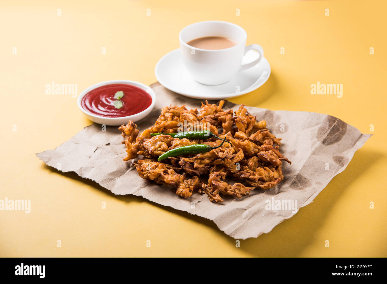 Crispy onion bhaji or kanda bhaji or fried onion pakore or pakode ...