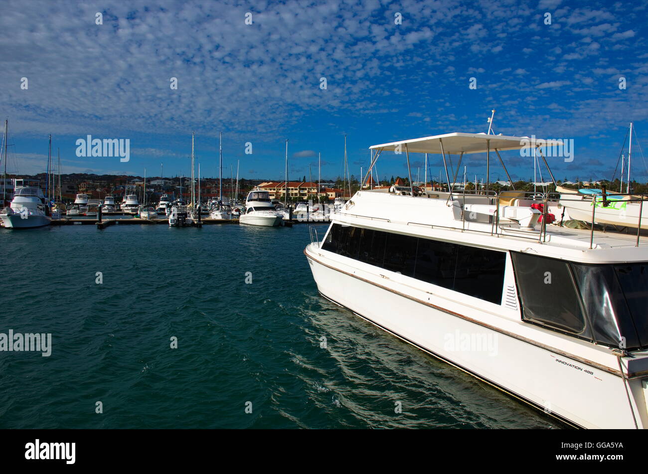Perth city boats mooring hi-res stock photography and images - Alamy