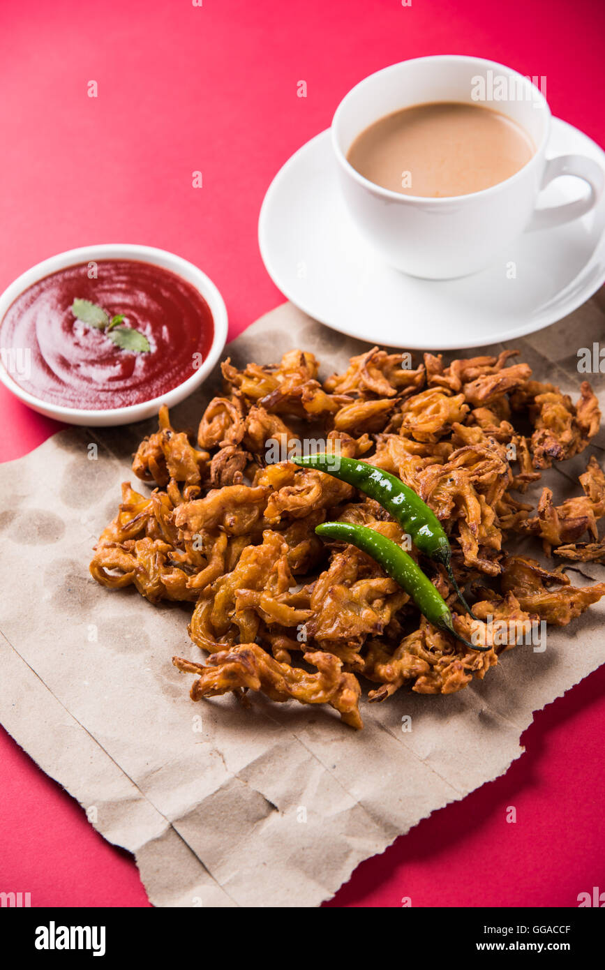 Crispy onion bhaji or kanda bhaji or fried onion pakore or pakode ...