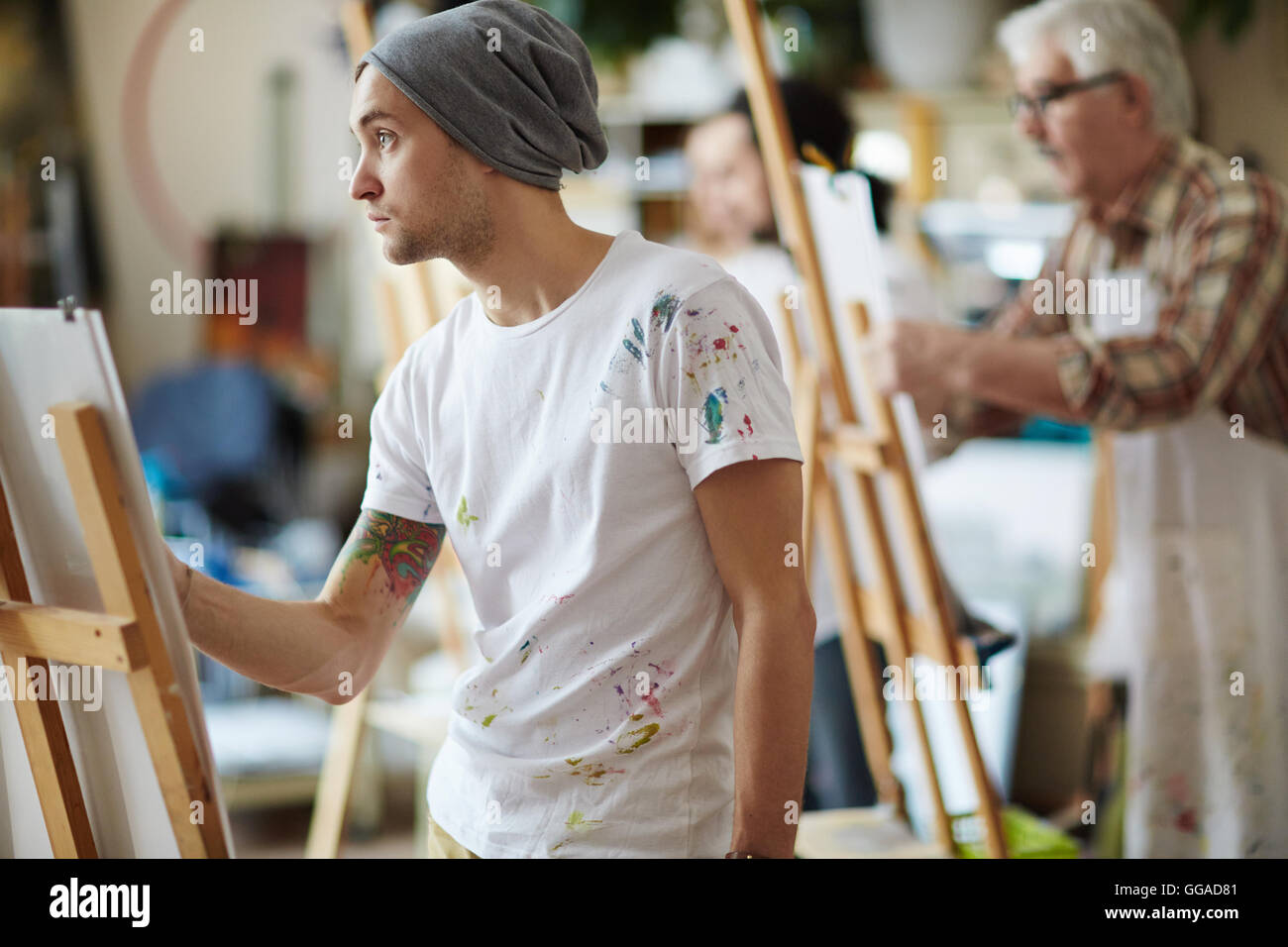 Young artist hi-res stock photography and images - Alamy