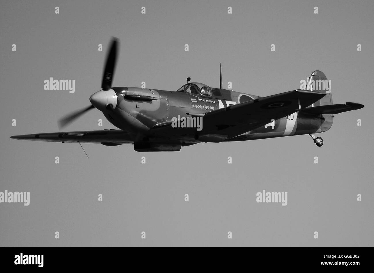 Ww2 raf spitfire hi-res stock photography and images - Alamy