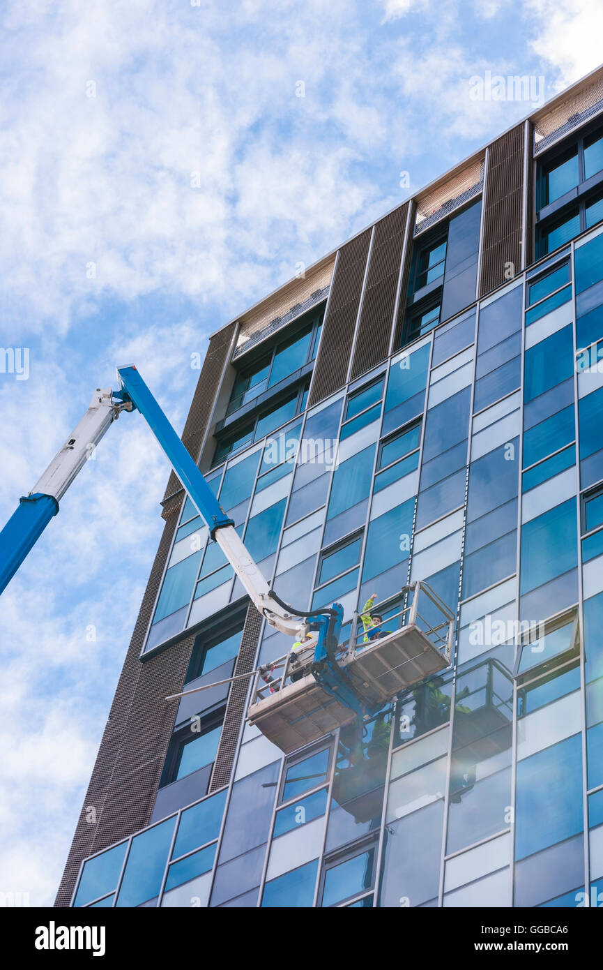High rise window cleaner hi-res stock photography and images - Alamy