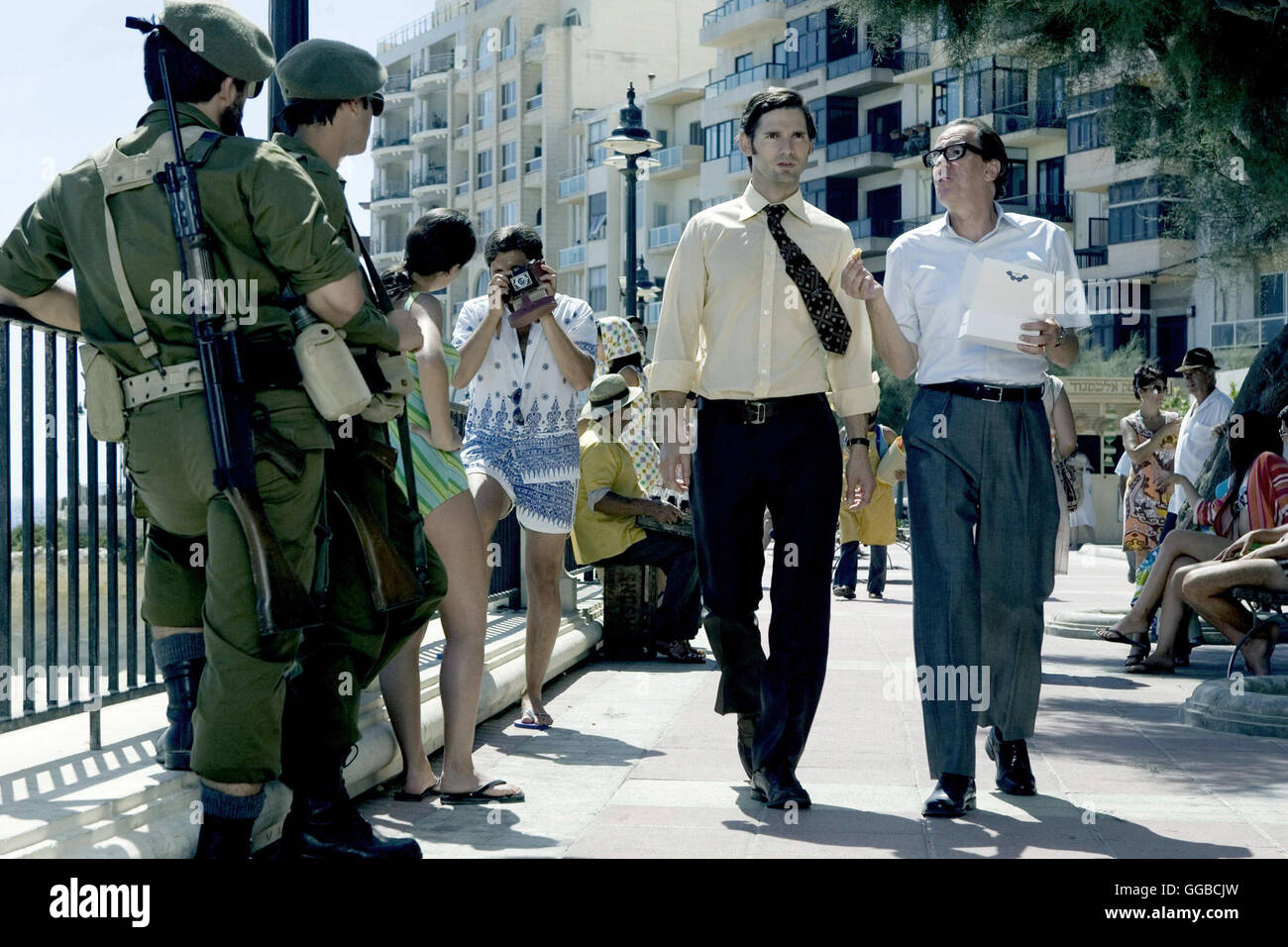 MÜNCHEN Munich USA 2005 Steven Spielberg Avner (ERIC BANA) and Ephraim ...