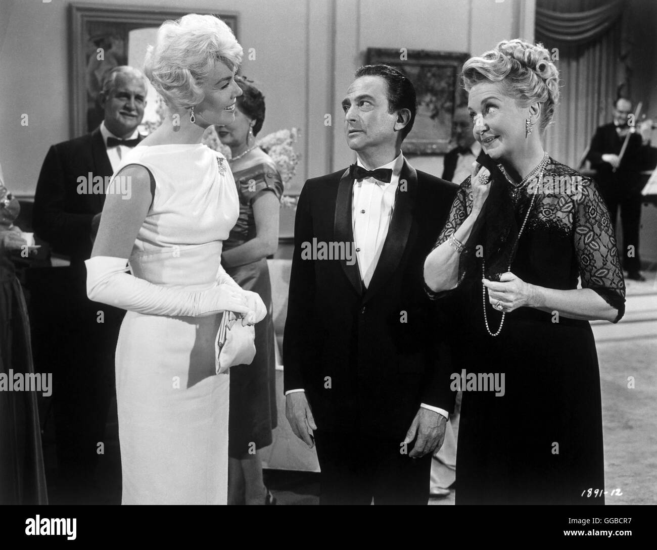PILLOW TALK USA 1959 Jane Morrow (DORIS DAY), Mr. Pierot (MARCEL DALIO ...