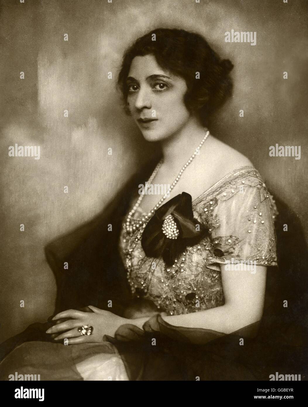 Stummfilm-Star und Sängerin FRITZI MASSARY (1882-1969), Portrait 1920er ...