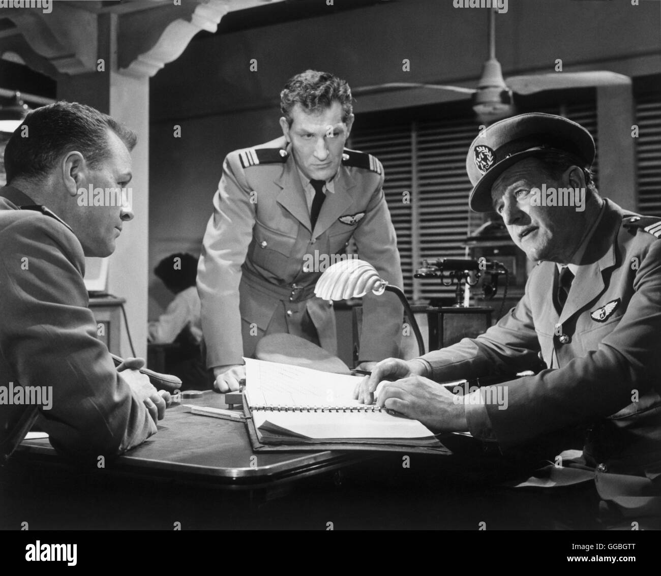 CONE OF SILENCE / UK 1961 / Charles Frend First Officer (WILLIAM ABNEY ...