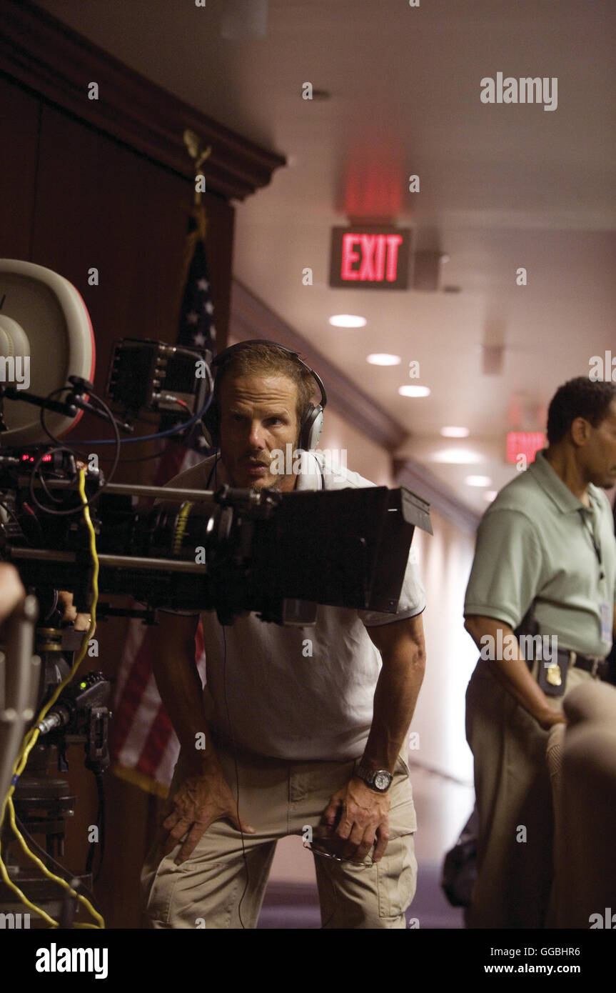 Operation: Kingdom / Director PETER BERG on the set Regie: Peter Berg ...