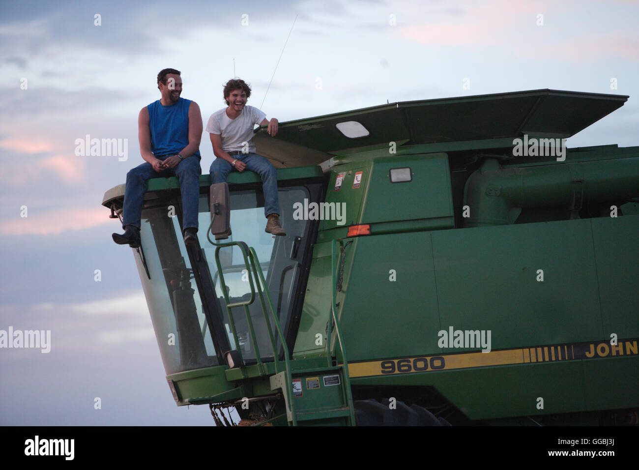 Into The Wild / Wayne (VINCE VAUGHN) and Christopher McCandless (EMILE ...