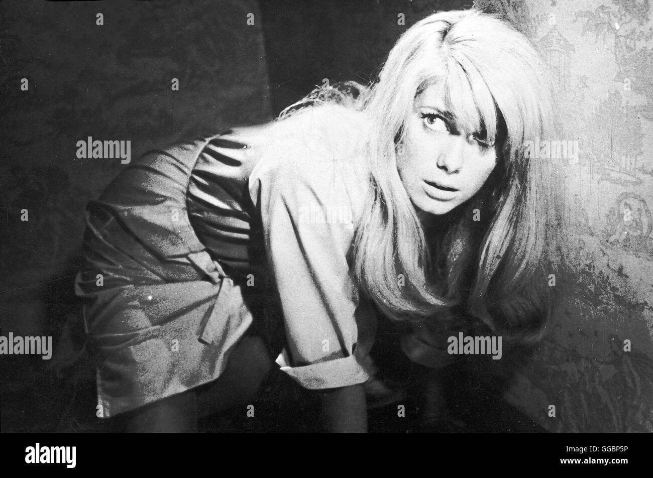 EKEL / Repulsion GB 1965 / Roman Polanski Carol, Angestellte in einem ...