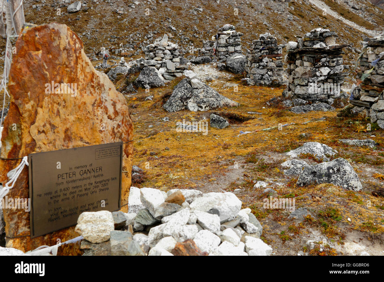Tombstone pass hi-res stock photography and images - Alamy