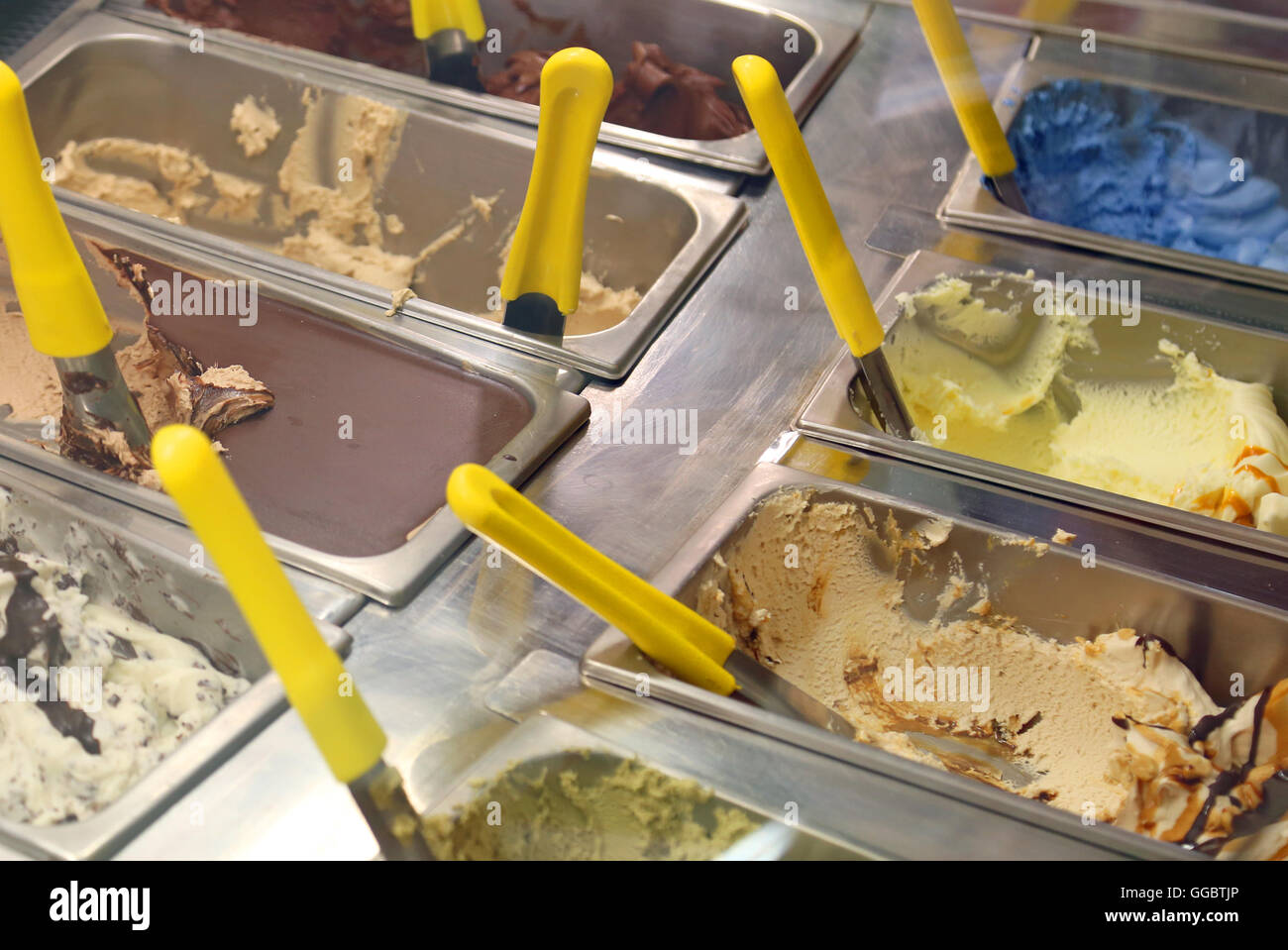 Dairy milk bar hi-res stock photography and images - Alamy