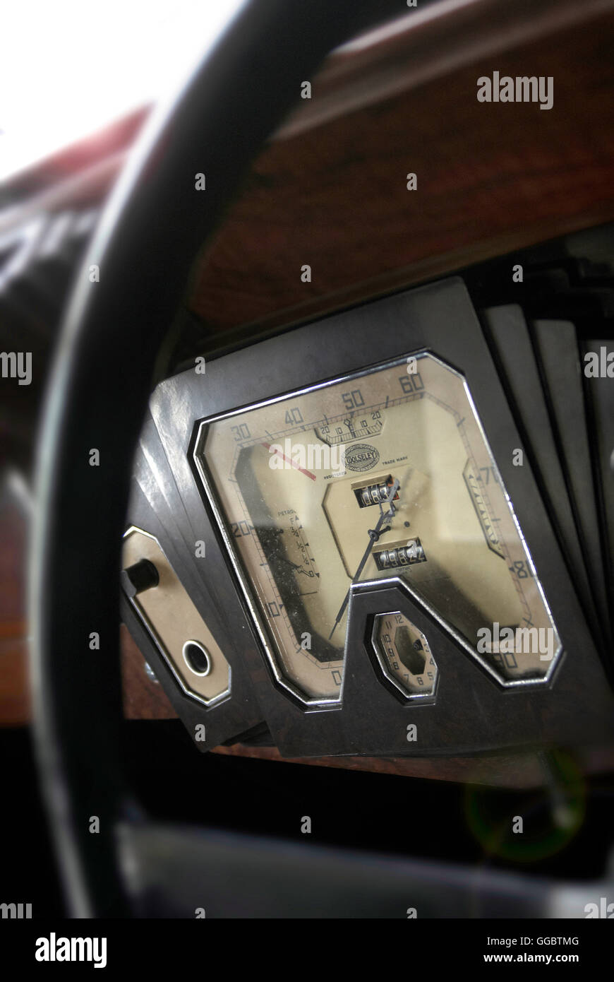 Speedometer of vintage saloon car / Wolseley 25 Stock Photo - Alamy