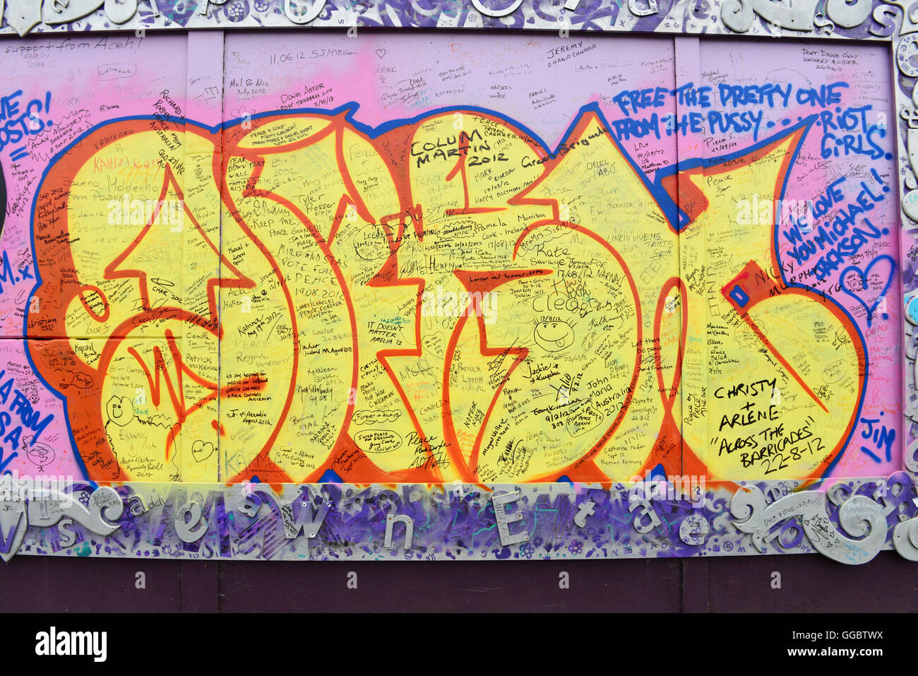 Graffiti, wall art and murals, Belfast Stock Photo - Alamy