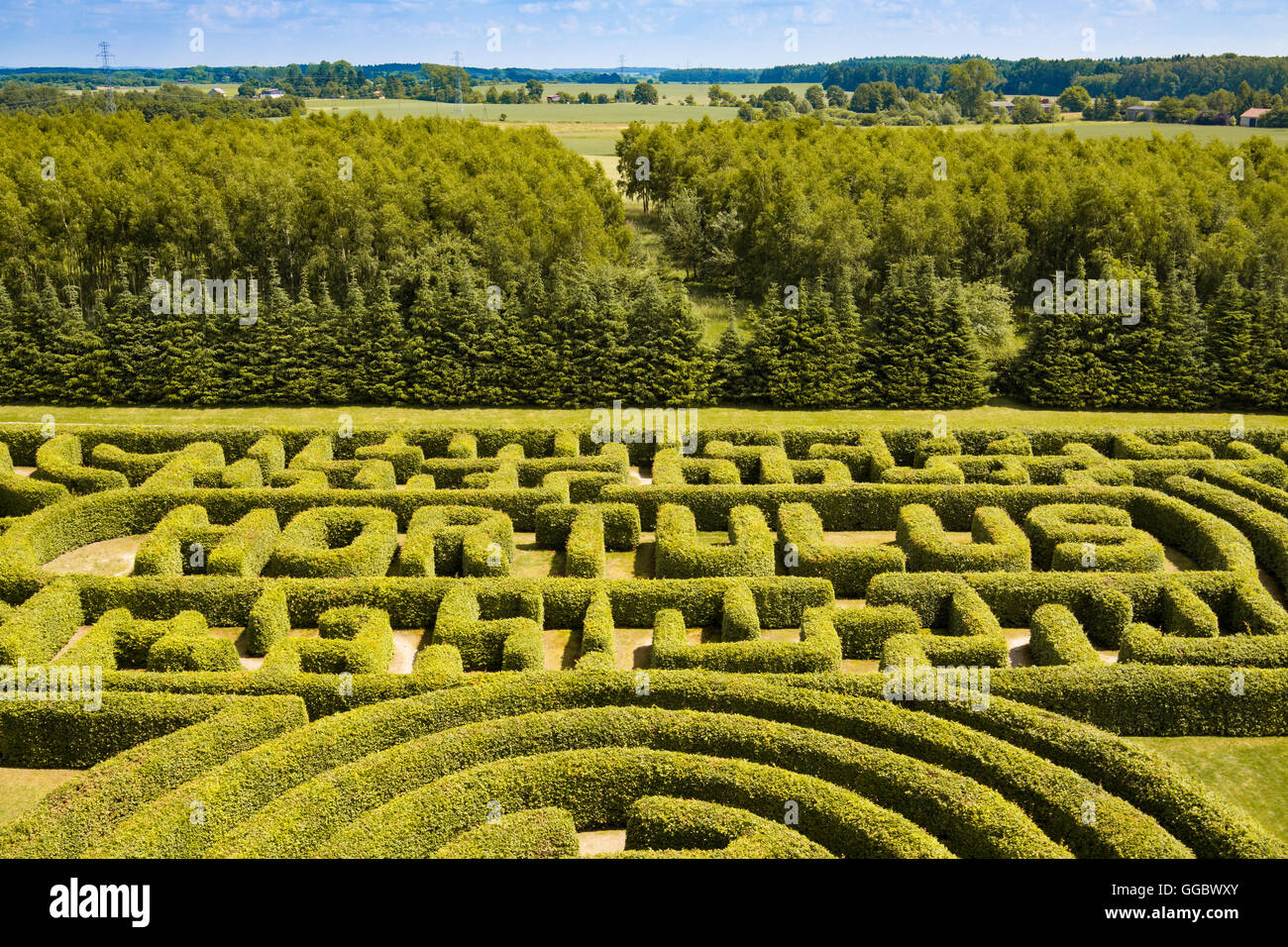 Maze hedge pattern labyrinth hi-res stock photography and images - Alamy