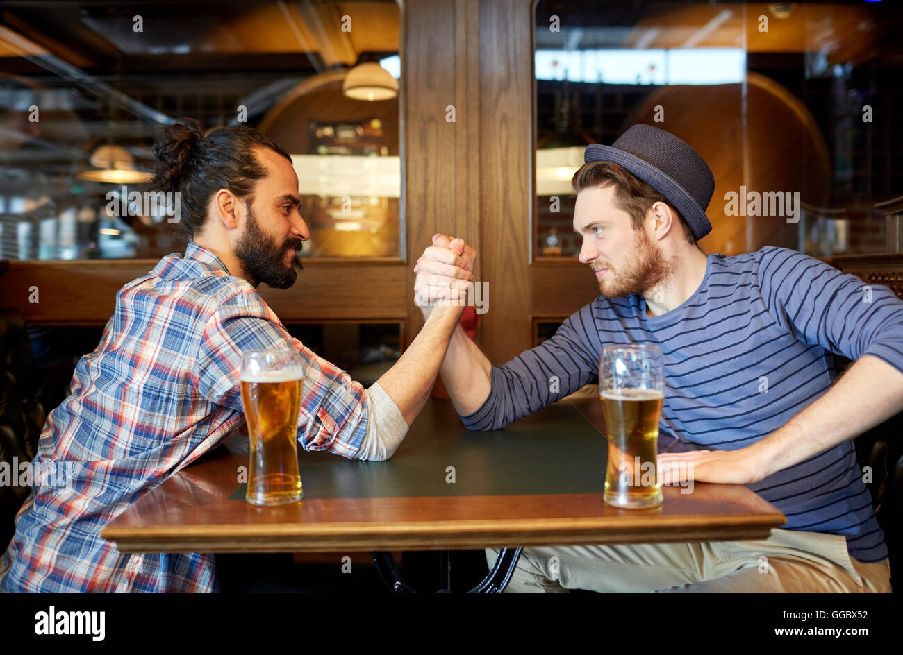 Man arm wrestling hi-res stock photography and images - Alamy