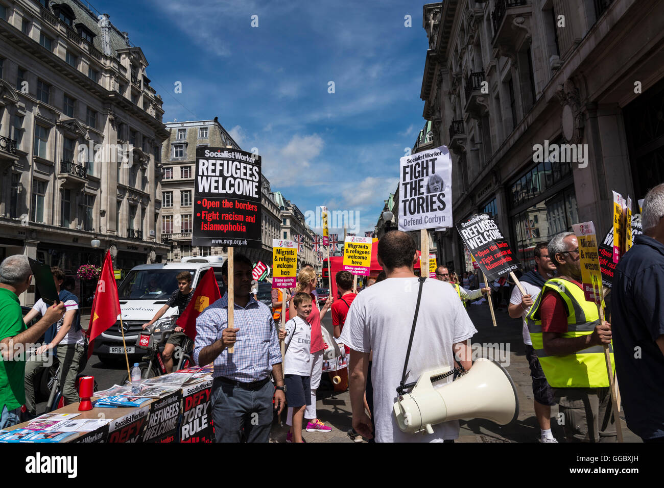 Left wing demonstrators hi-res stock photography and images - Alamy