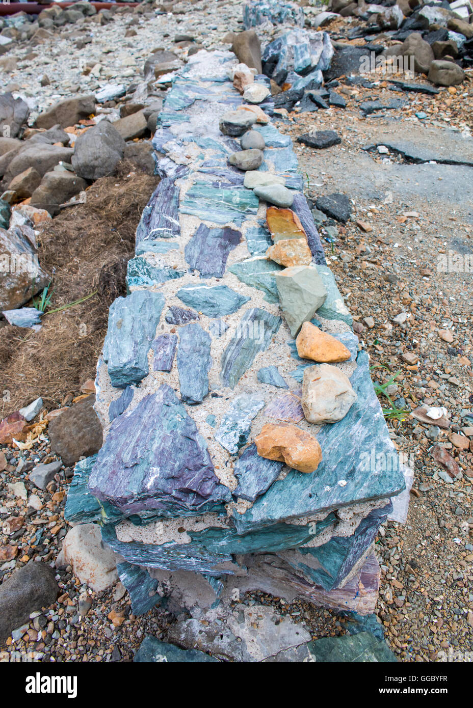 Pebble stream garden hi-res stock photography and images - Alamy