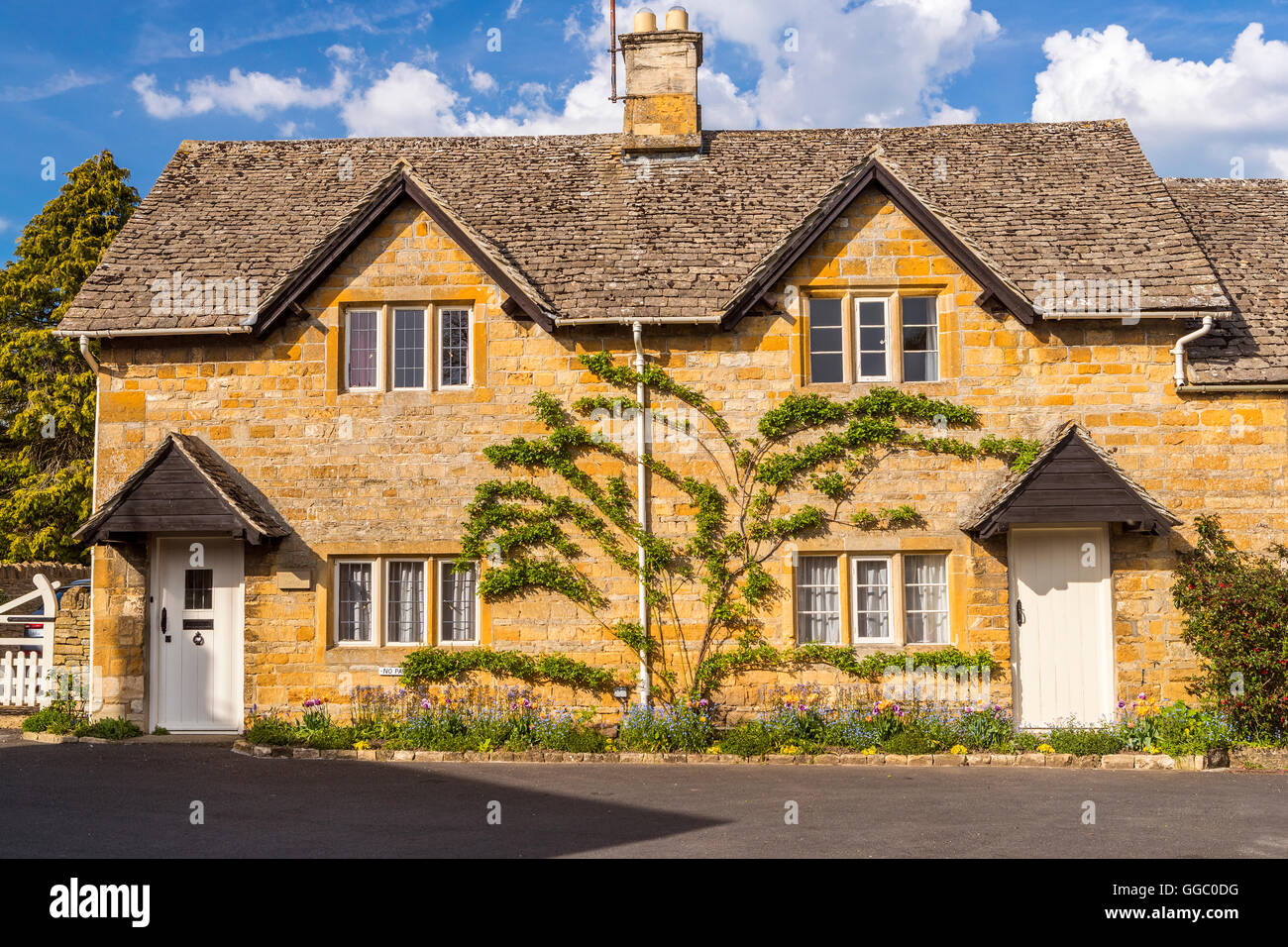 Cotswolds village of Lower Slaughter, Gloucestershire, England, United ...