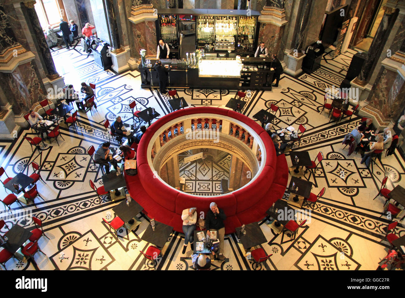 The restaurant area within the Kunsthistorisches Museum Wien (Art ...