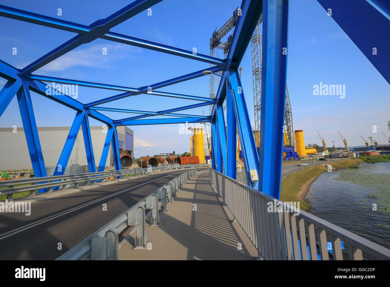Industry bridge. Modern metal construction Stock Photo - Alamy
