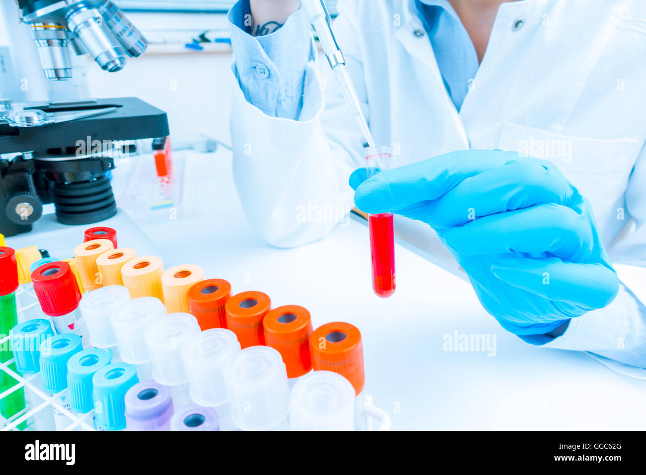 scientist woman in genetic laboratory Stock Photo - Alamy