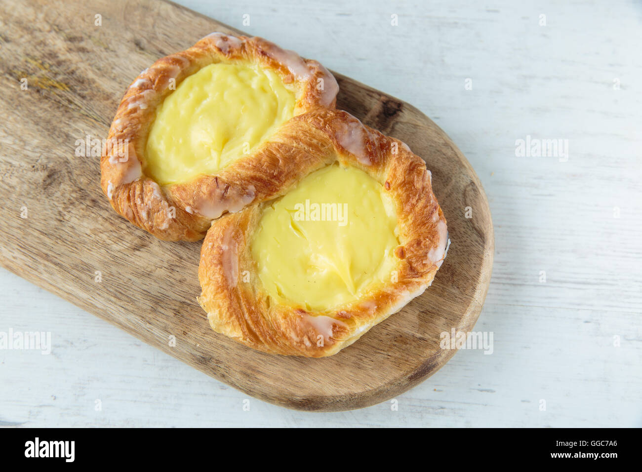 Huit, a typical french pastry in the number eight shape Stock Photo - Alamy