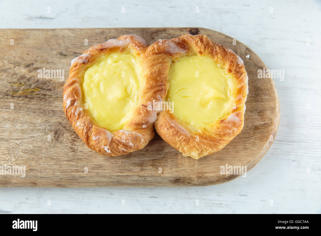 Huit, a typical french pastry in the number eight shape Stock Photo - Alamy