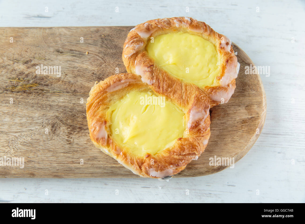 Huit, a typical french pastry in the number eight shape Stock Photo - Alamy