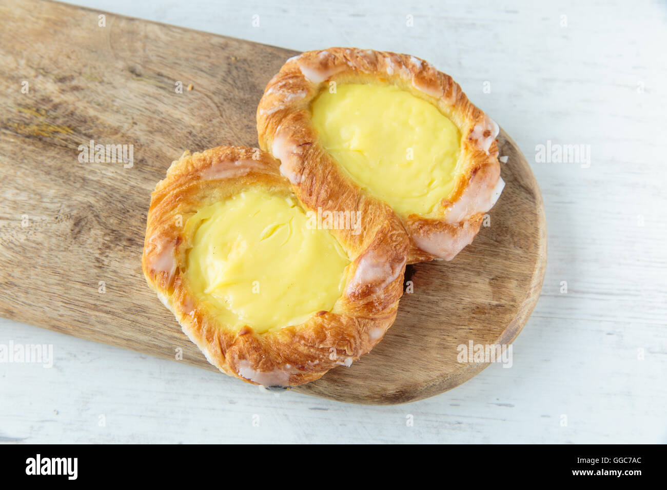 Huit, a typical french pastry in the number eight shape Stock Photo - Alamy