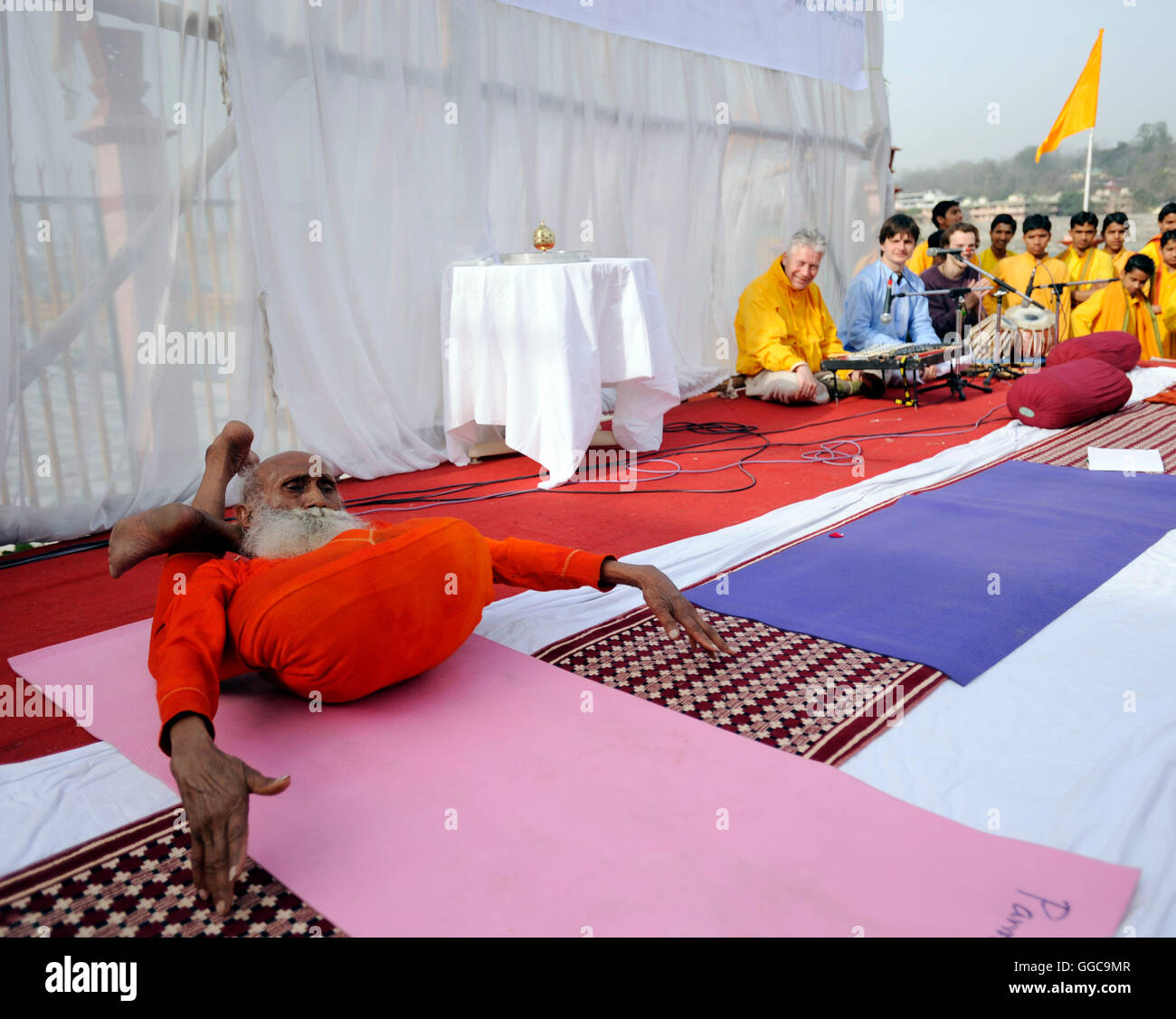 Old yogi india yoga hi-res stock photography and images - Alamy