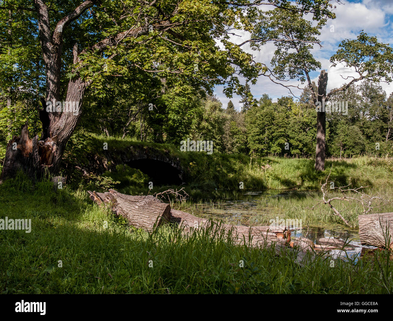 Manor house bridge hi-res stock photography and images - Alamy