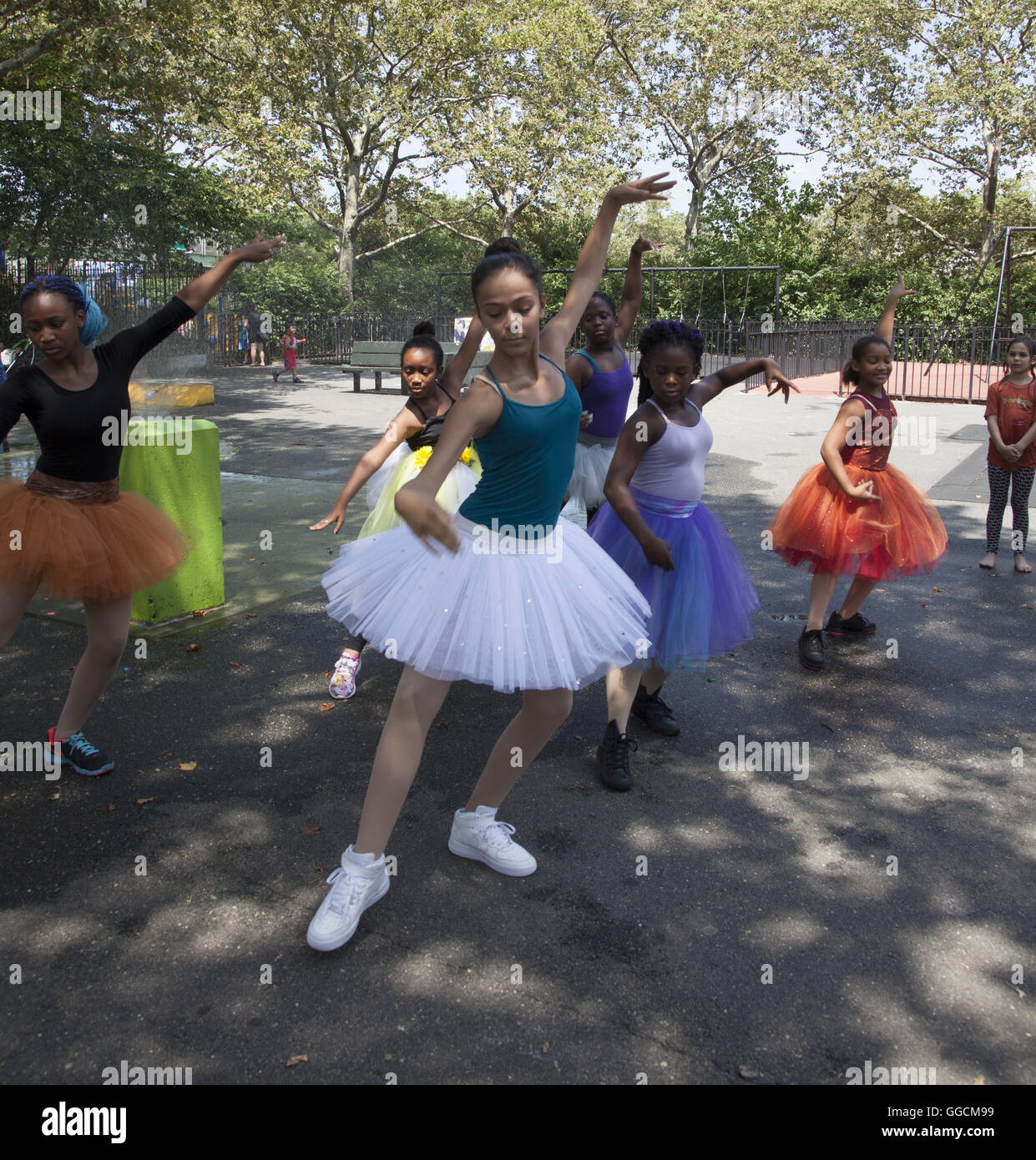 Kids playground local park hi-res stock photography and images - Alamy