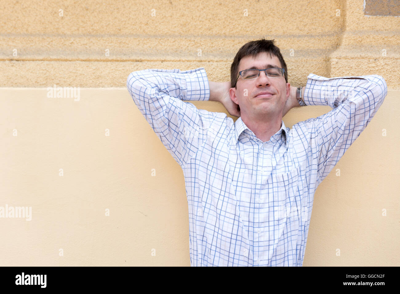 Average man standing hi-res stock photography and images - Alamy