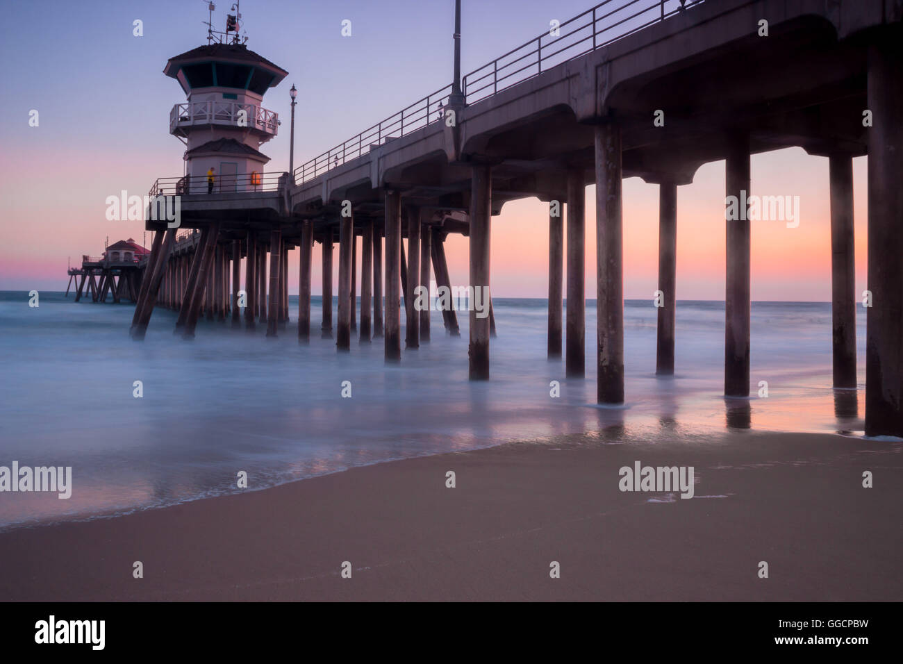 Huntington beach pier hi-res stock photography and images - Alamy