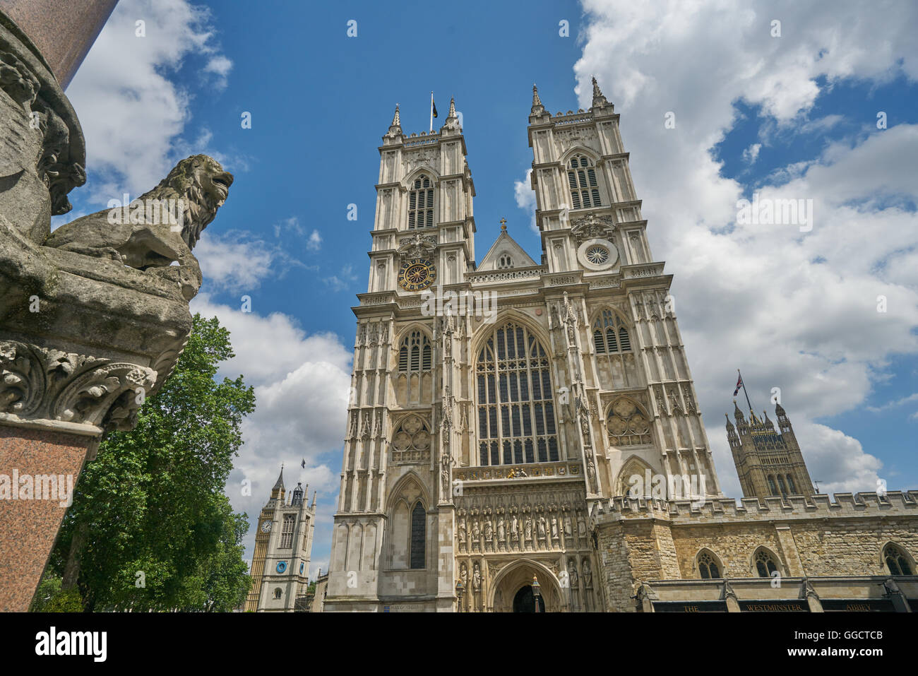 westminster abbey west front Stock Photo - Alamy