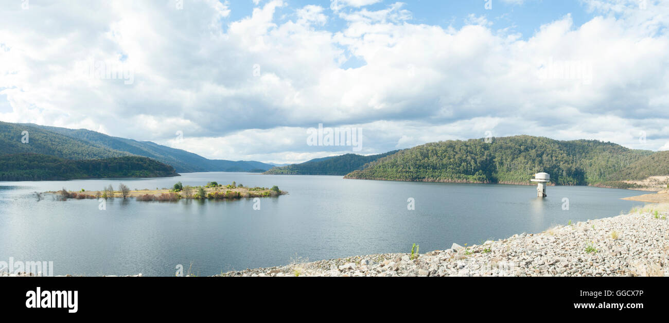 Largest of melbournes reservoirs hi-res stock photography and images ...