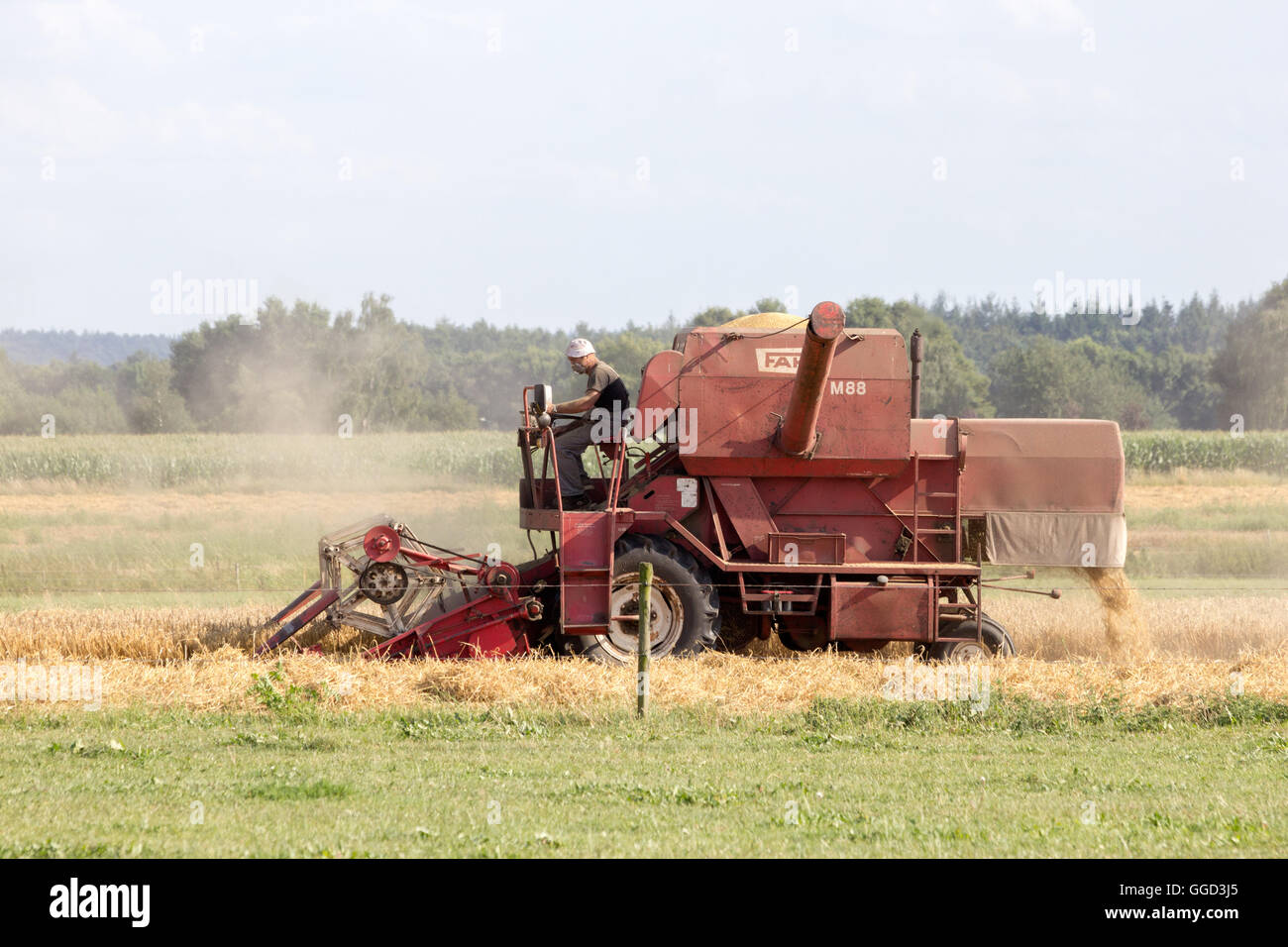 Vintage combine hi-res stock photography and images - Alamy