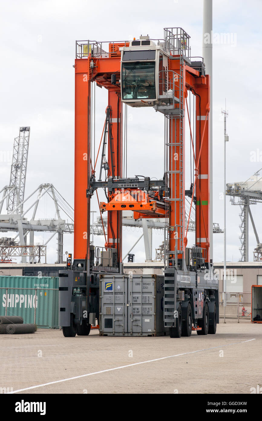 Container carrier hi-res stock photography and images - Alamy