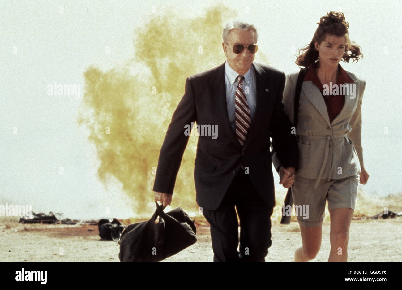 AGENT 00 - MIT DER LIZENS ZUM TODLACHEN / Spy Hard USA1996 / Rick ...